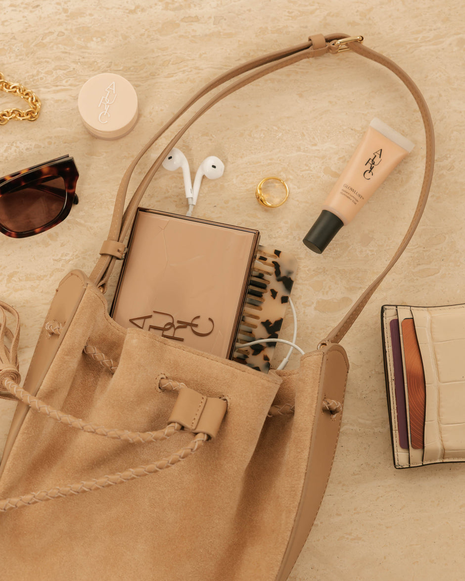 Luxury cosmetics brand created by Samantha Ravndahl